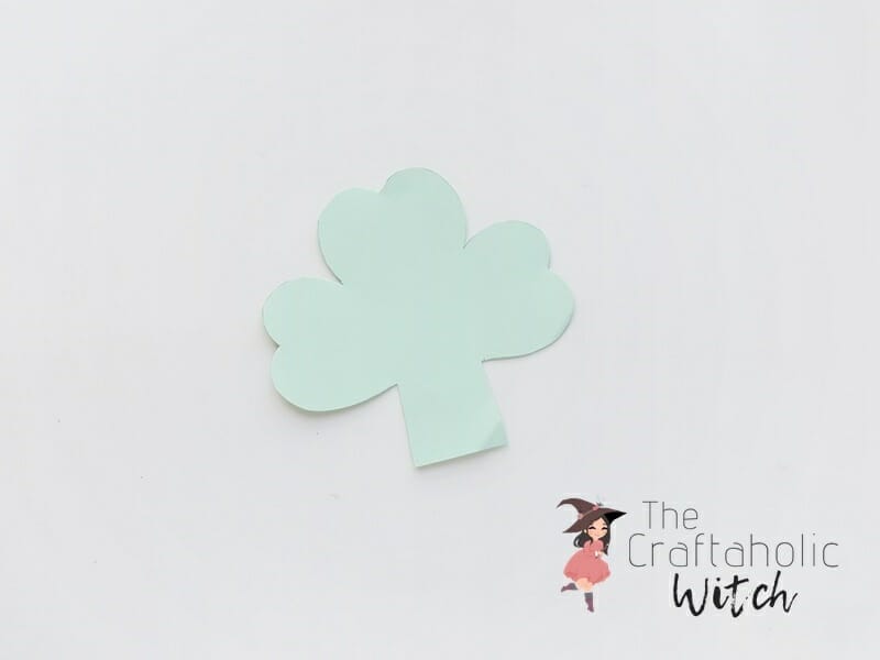 Paper Shamrock - St. Patrick's Day Craft | The Craftaholic Witch