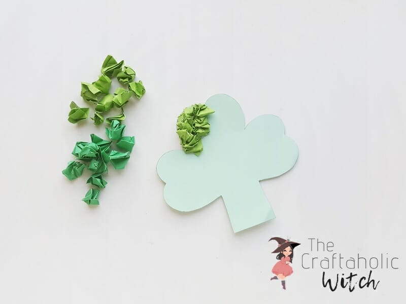 Paper Shamrock - St. Patrick's Day Craft | The Craftaholic Witch