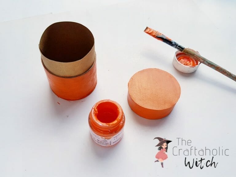 DIY Recycled Pumpkin Box | The Craftaholic Witch