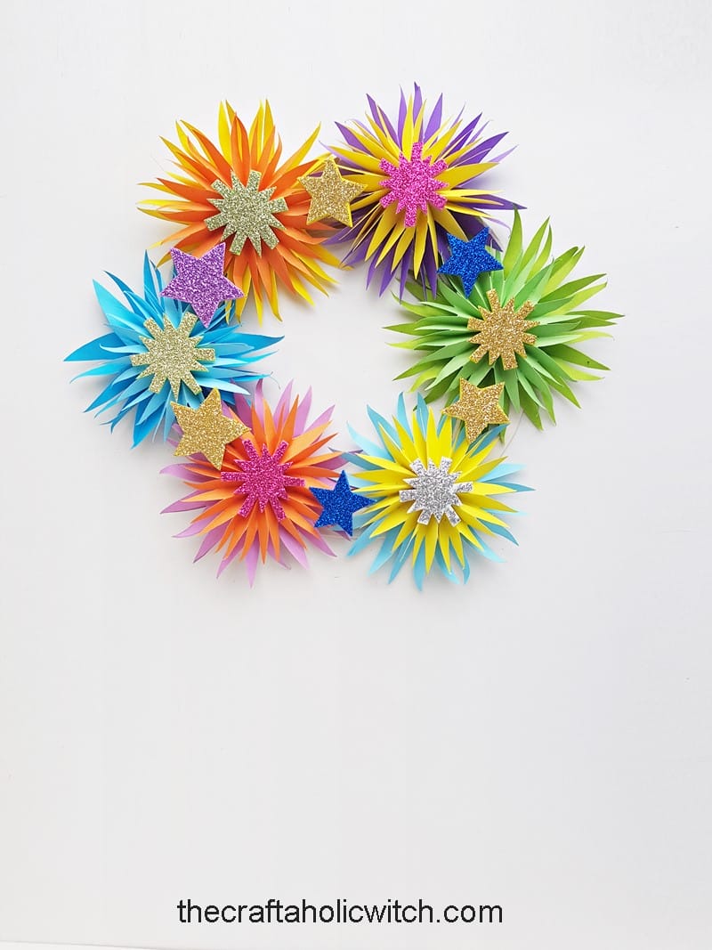 DIY New Year's Wreath - Make a Cute Paper Craft Wreath