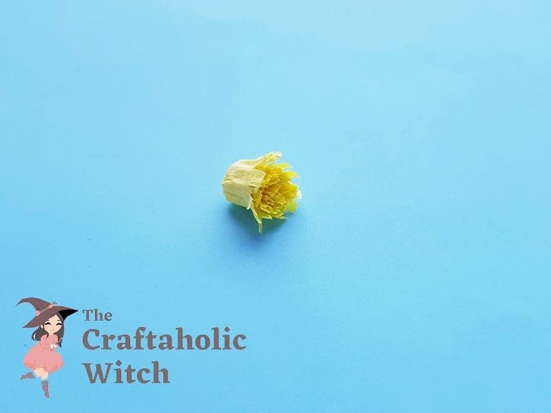 How to Make Paper Daisy Flowers (Free Printable Template)