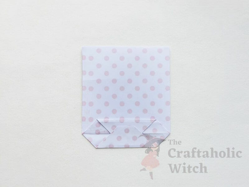 How to Make a Bag Out of Wrapping Paper Like a Pro (+ Video)