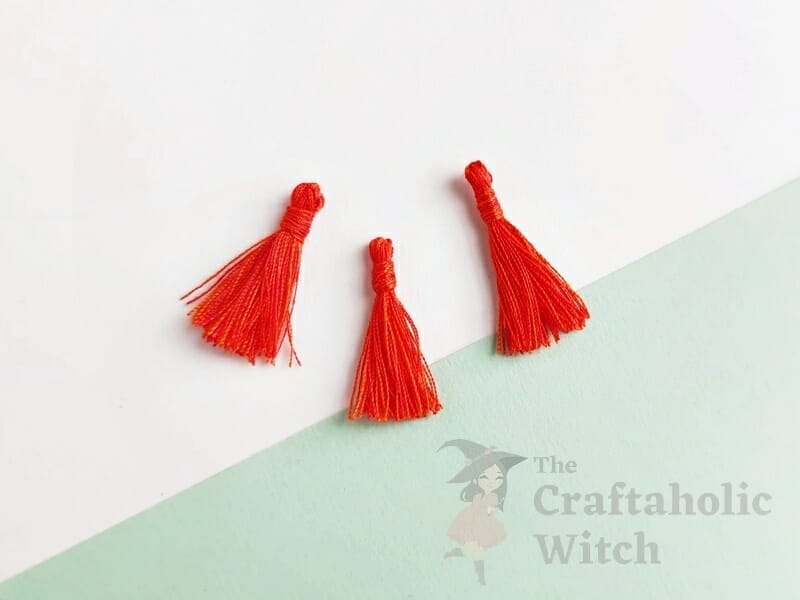 How to Make a Tassel (3 Easy Ways of Making with Video)