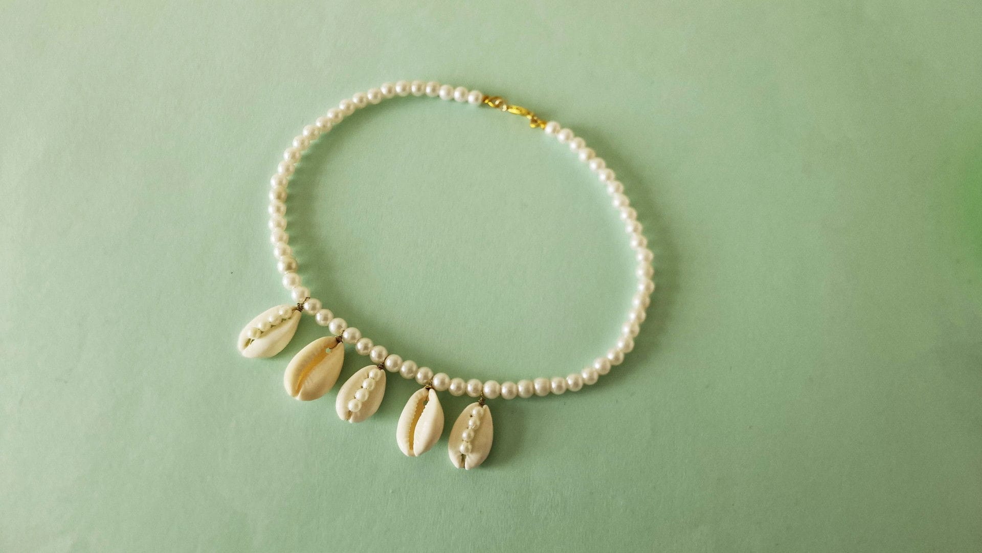 How to Make a Seashell Necklace as a Beginner (with Video) | The ...